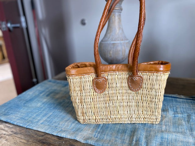 Basket line weave light brown round long handle trimmed box – The Food ...